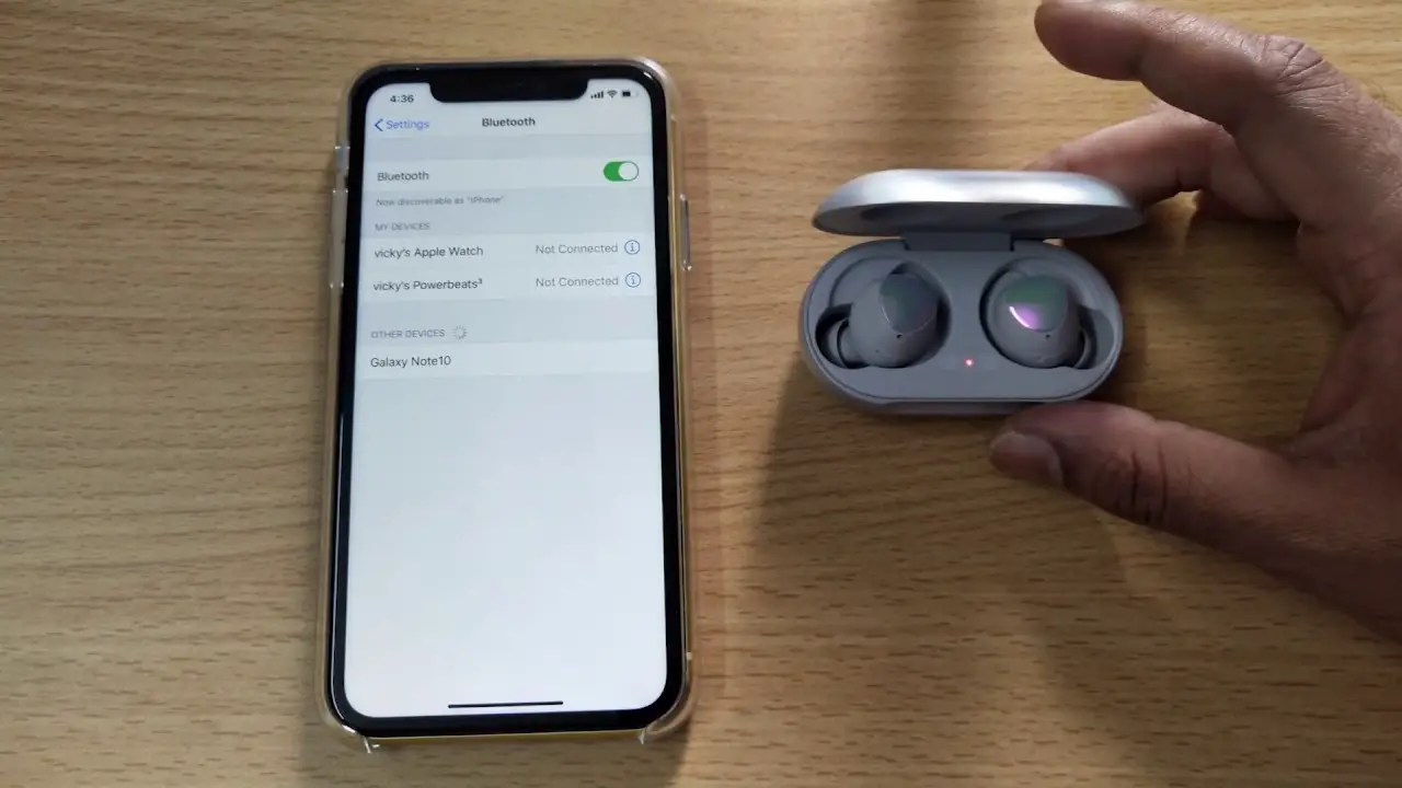 How to Connect Samsung Earbuds to iPhone How to Connect Samsung Earbuds to iPhone